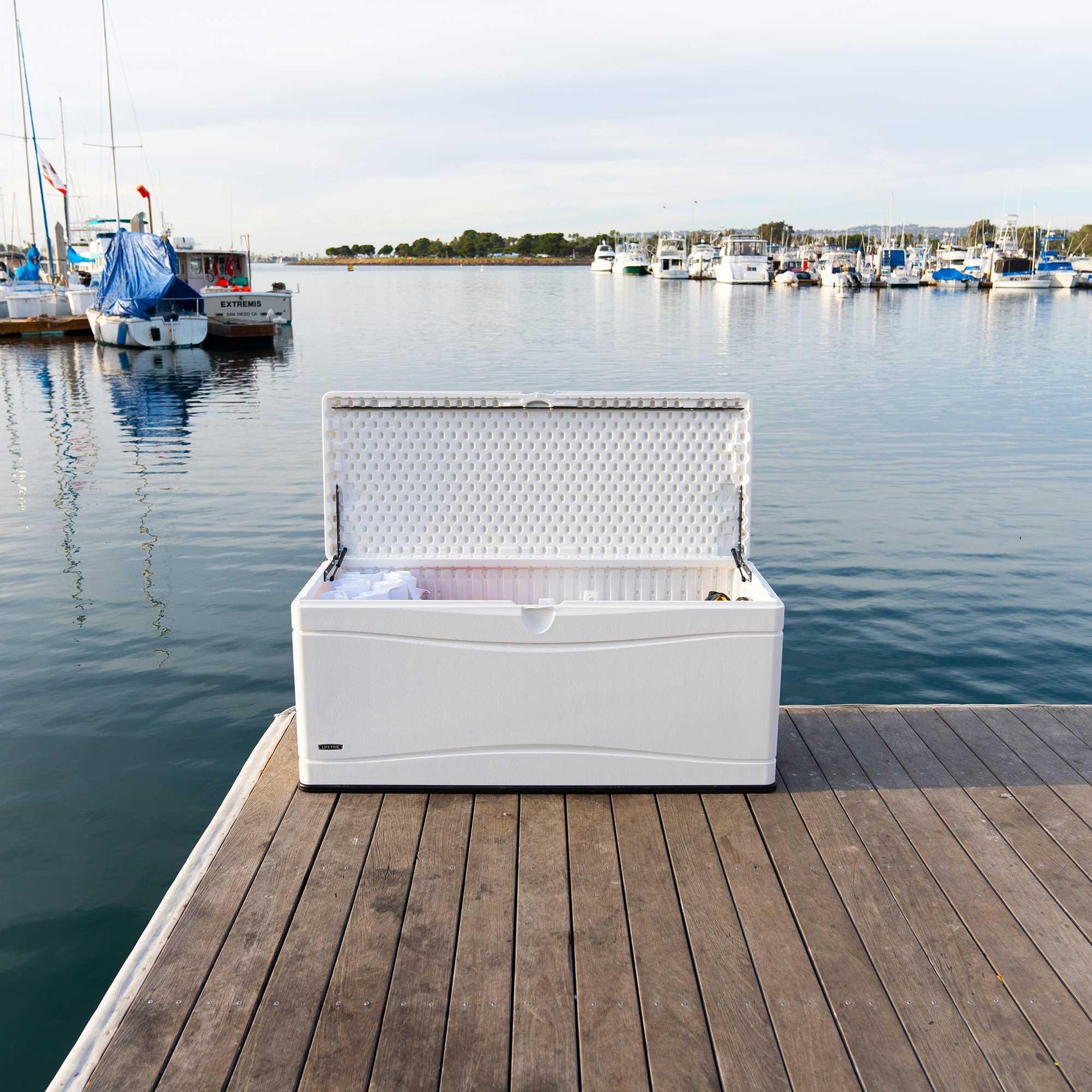 Lifetime Marine Dock Box 130 Gallon - Weather-Resistant Storage ...